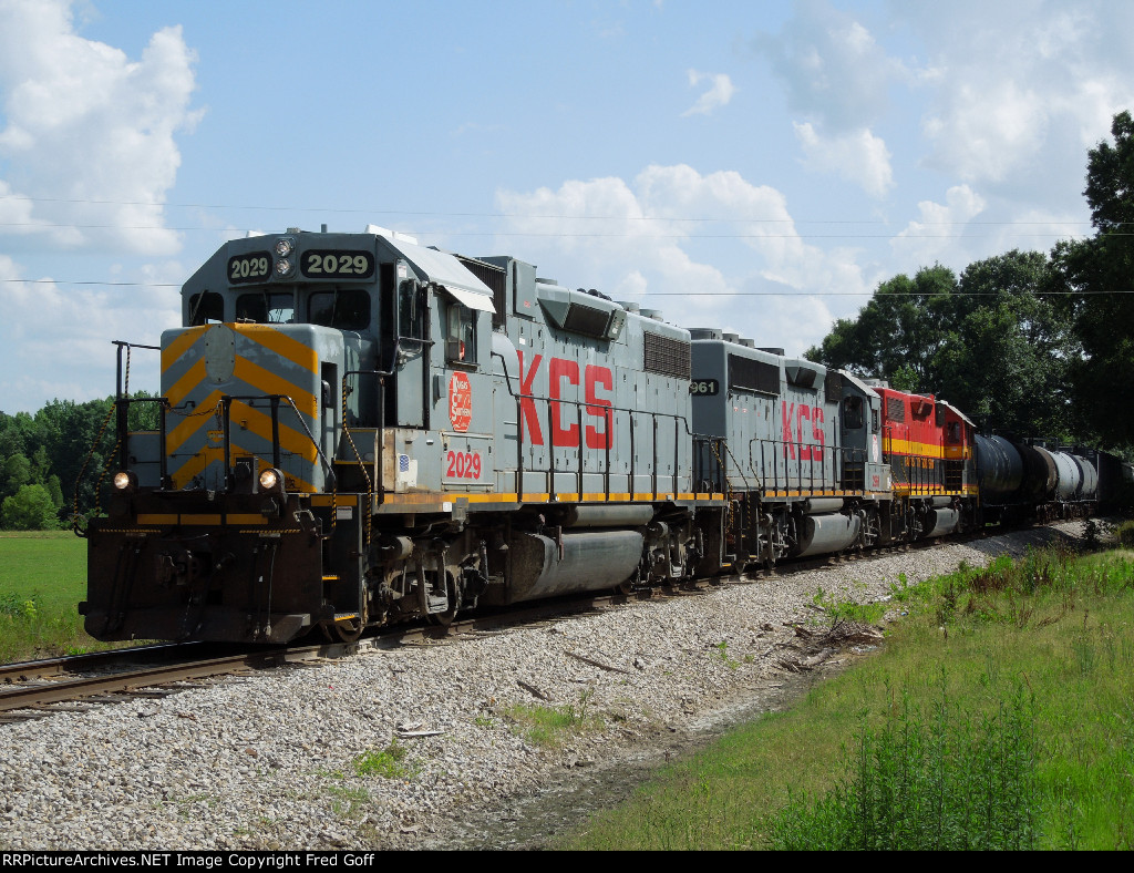 KCS 2029 Northbound at south Thrasher